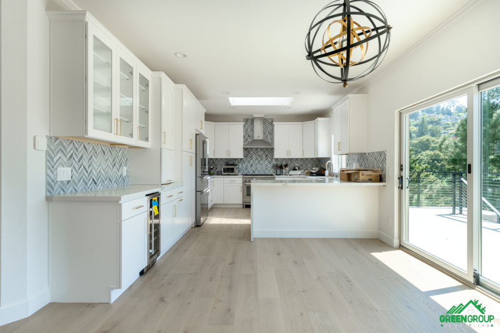 The Open Kitchen vs Closed Kitchen Dilemma: Pros, Cons, Tips